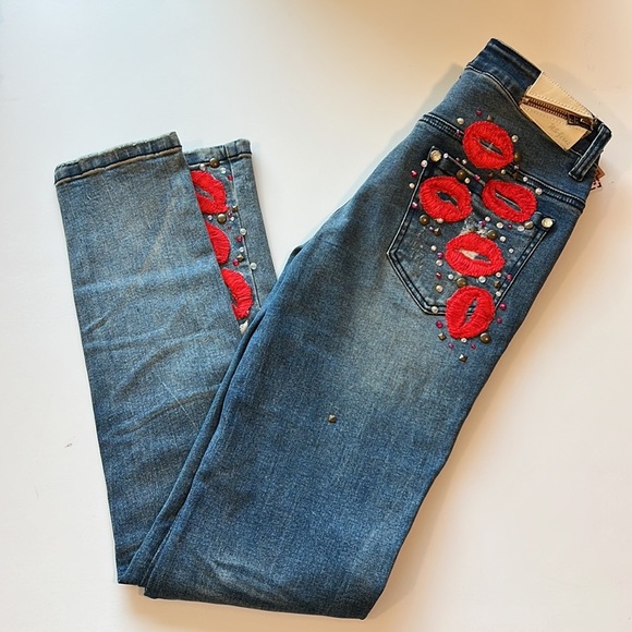 Jill Koo | Jeans | Jill Koo Lips Red Embroidered Denim Jeans 28 Skinny ...